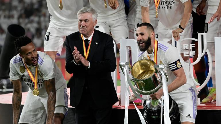 Se atrevió a cantar: así festejó Carlo Ancelotti el título del Real ... Se atrevió a cantar: así festejó Carlo Ancelotti el título del Real ...